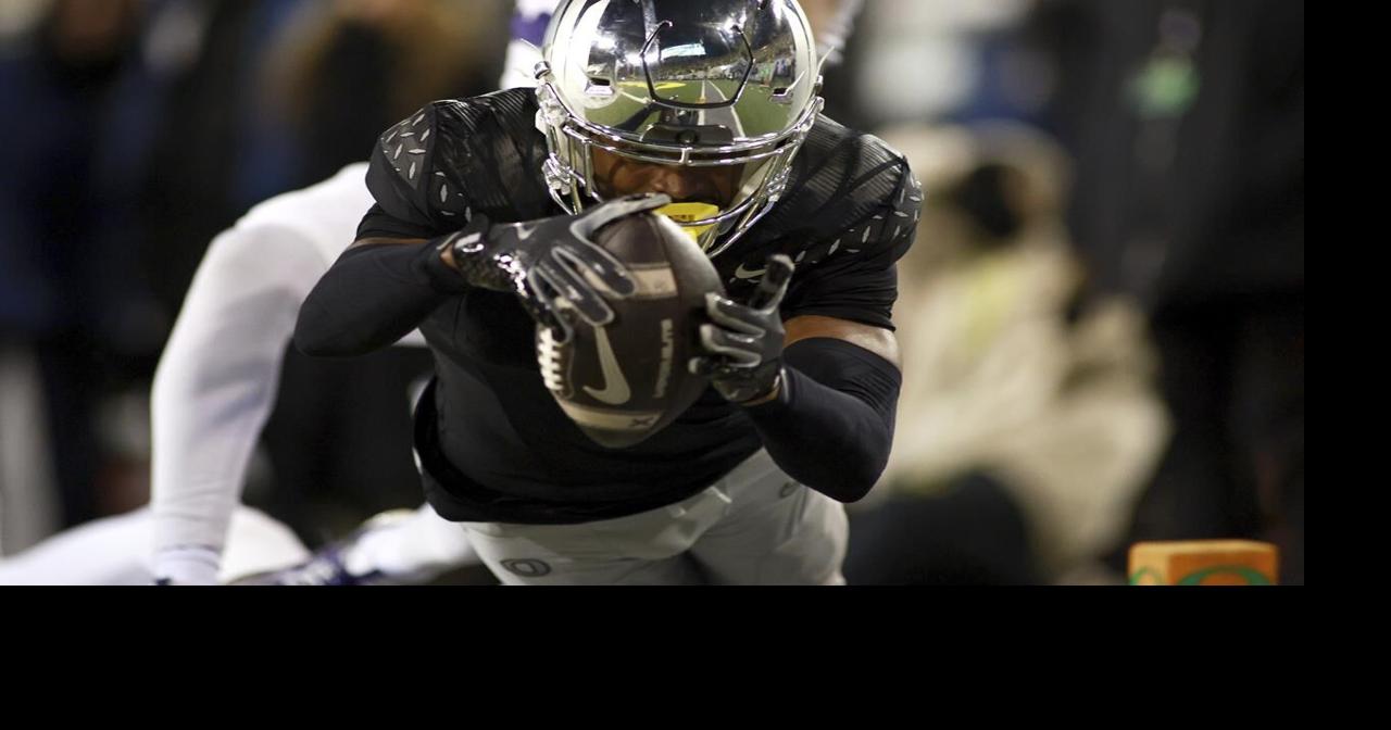Gabriel throws for 2 TDs and runs for another, No. 1 Oregon routs rival ...