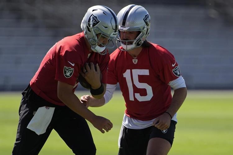 O'Connell and Minshew wage friendly competition to become the Raiders' starting quarterback