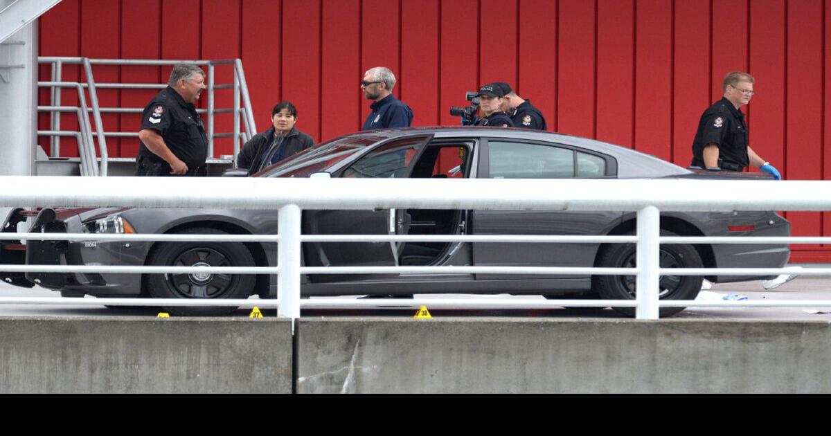 Vancouver shooting injures 3 including police officer