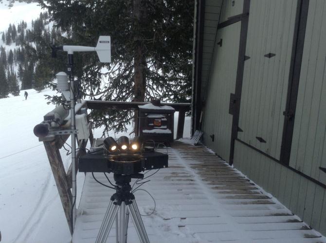 3-D camera captures snowflakes in freefall