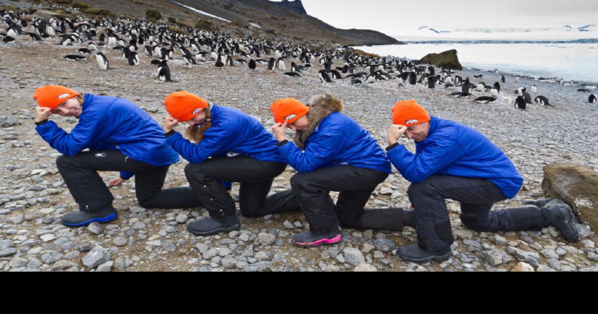 Denver Bronco Tim Tebow’s prayer launches tebowing.com