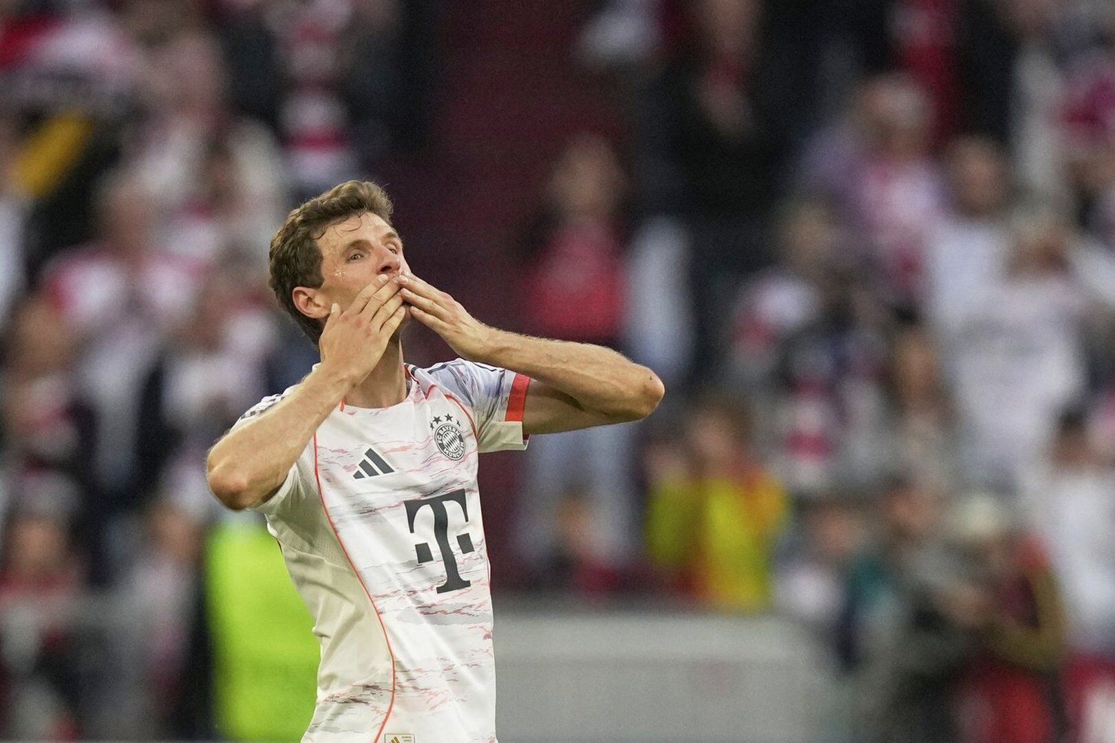 German soccer star Thomas Muller focused on winning titles with ...