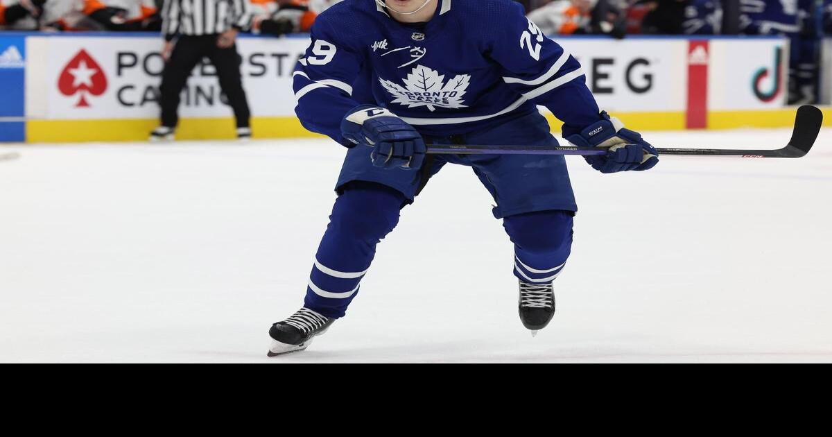 Rookie Pontus Holmberg makes his NHL debut with the LEafs