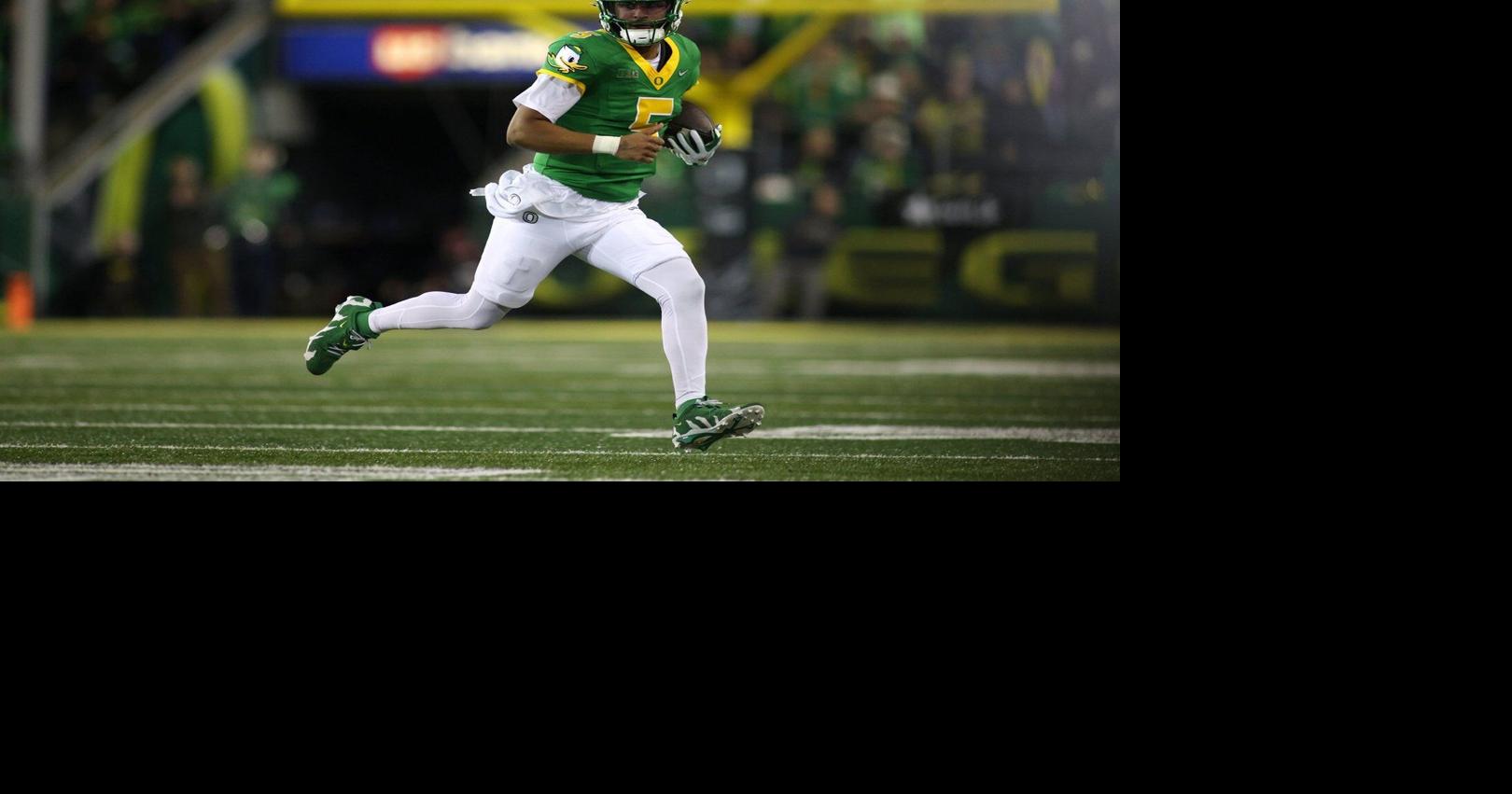 Dante Moore throws for 2 touchdowns and No. 7 Oregon routs Minnesota 42-13