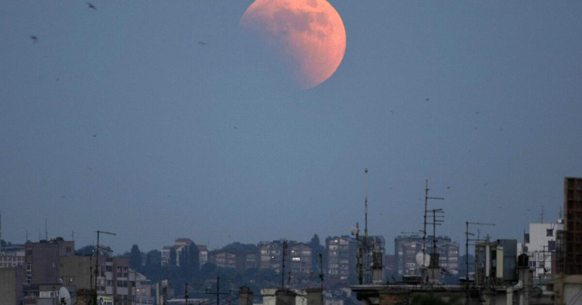 Earth had a second moon. That is, until the ‘big splat’