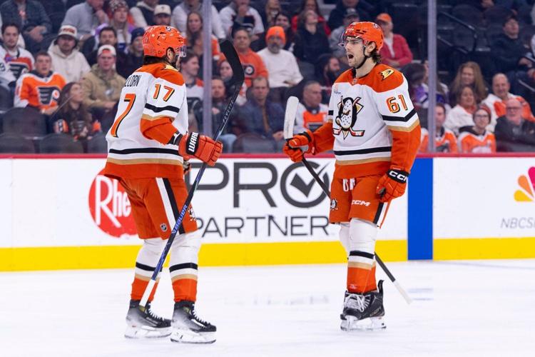 Trevor Zegras scores twice against former team as Flyers defeat ...