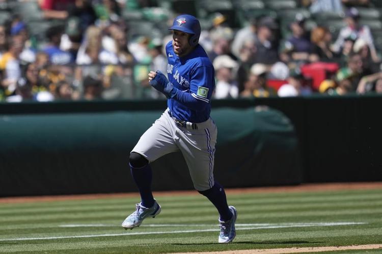 Blue Jays score three runs in 10th, beat A's 6-5 in Oakland