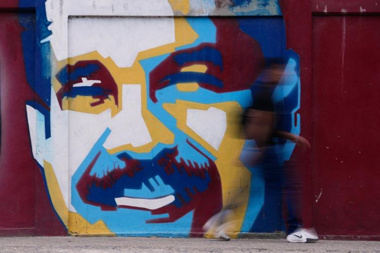 A tense calm holds on Venezuela a day after Maduro was deposed by US