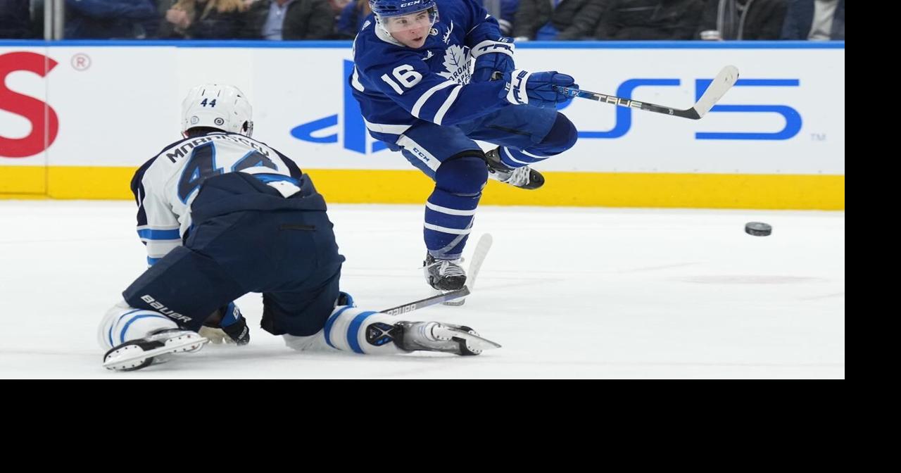 Matthews scores twice, Samsonov makes 37 saves as Maple Leafs down Jets 4-1