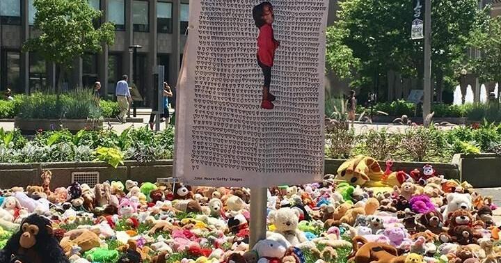 Thousands of stuffed animals placed outside U.S. Consulate to represent ...