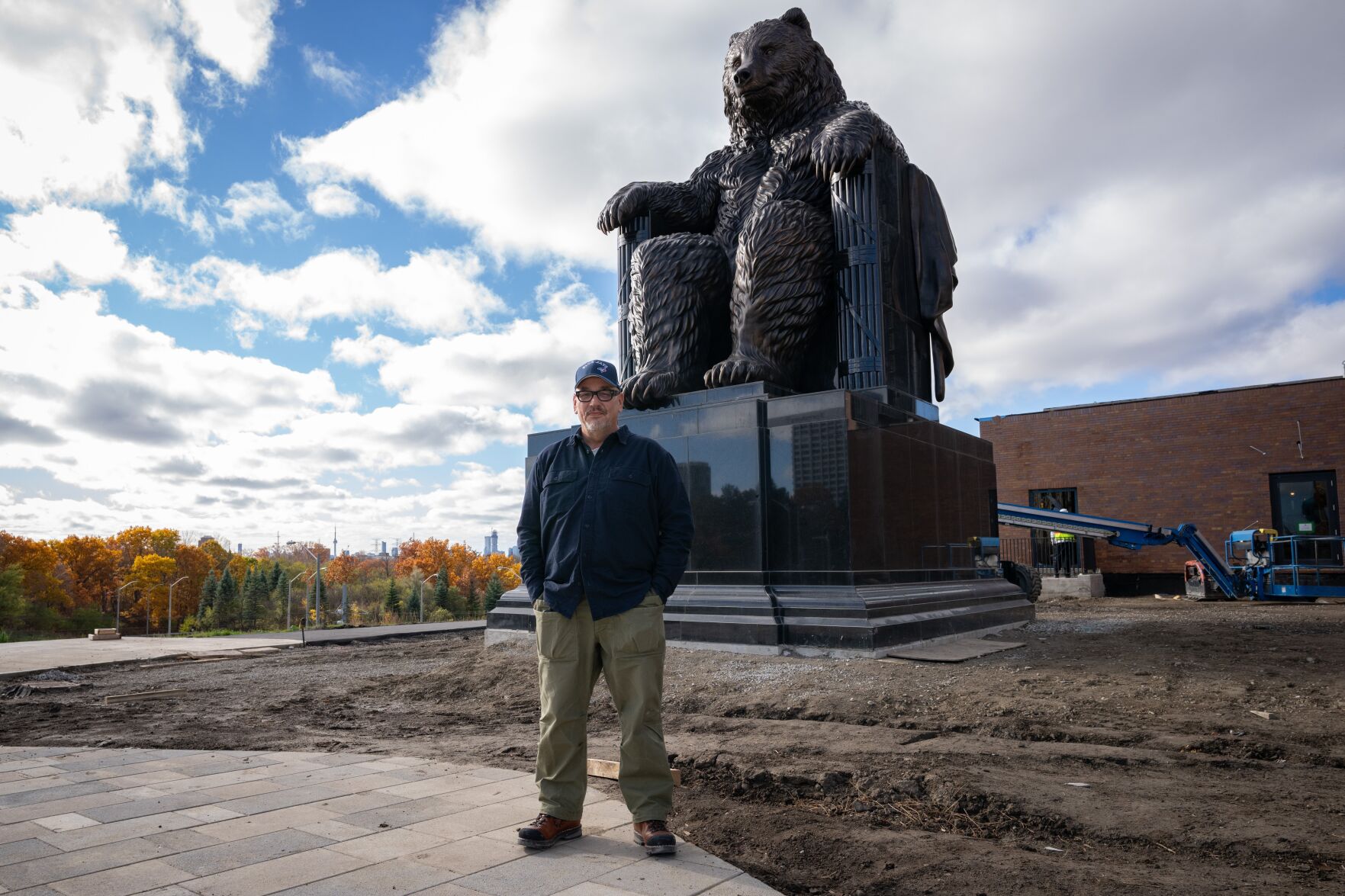 The story behind Toronto’s giant ‘Bearbraham Lincoln’ statue