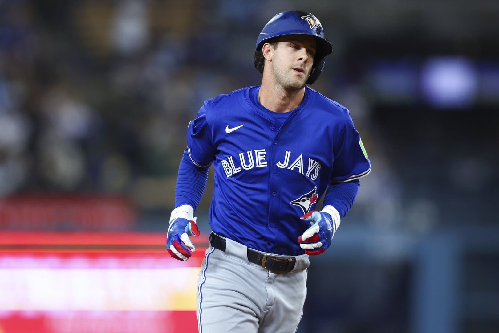 Clement hits ninth-inning homer as Blue Jays hold on to beat Dodgers 5-4