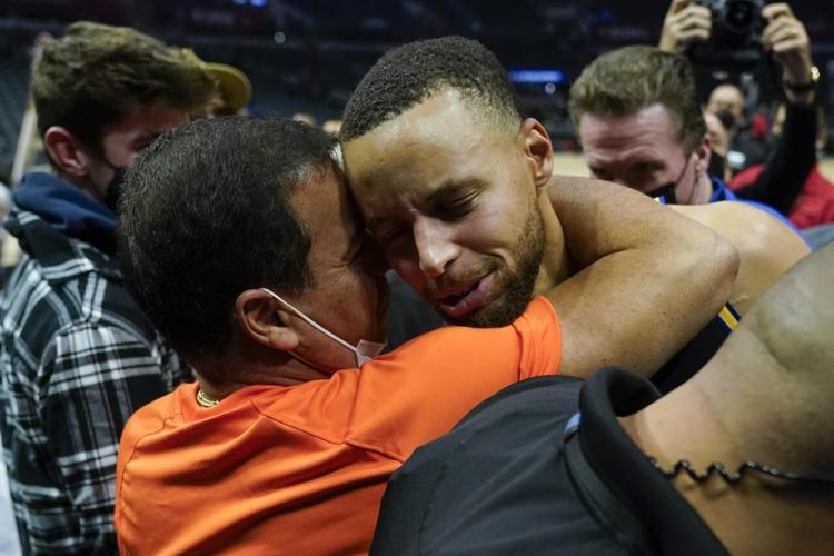 Analysis: Steph Curry must-see TV anytime cameras are near