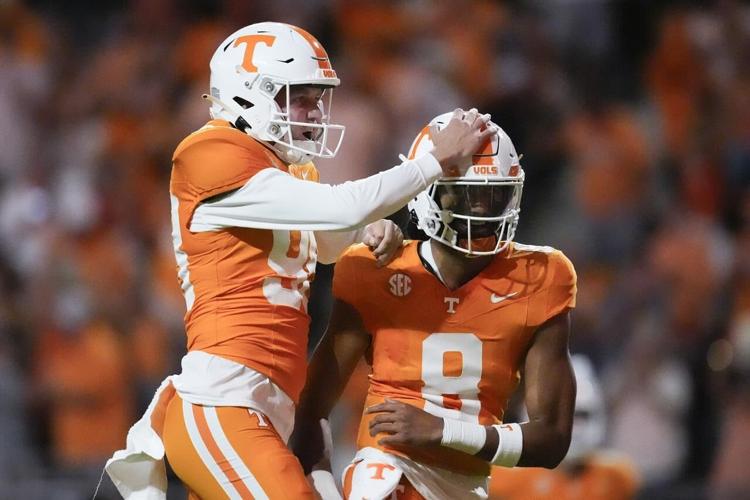 Dylan Sampson rushes for 4 TDs as No. 7 Tennessee routs Kent State 71-0