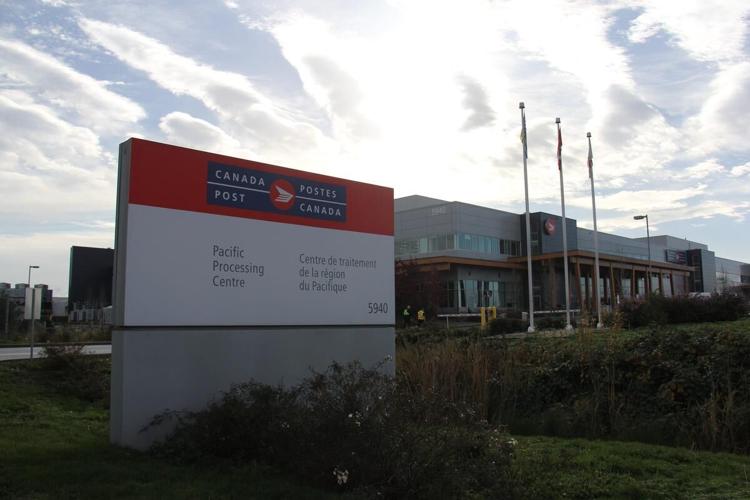 Striking Canada Post workers ‘hopeful’ on picket line as rotating ...