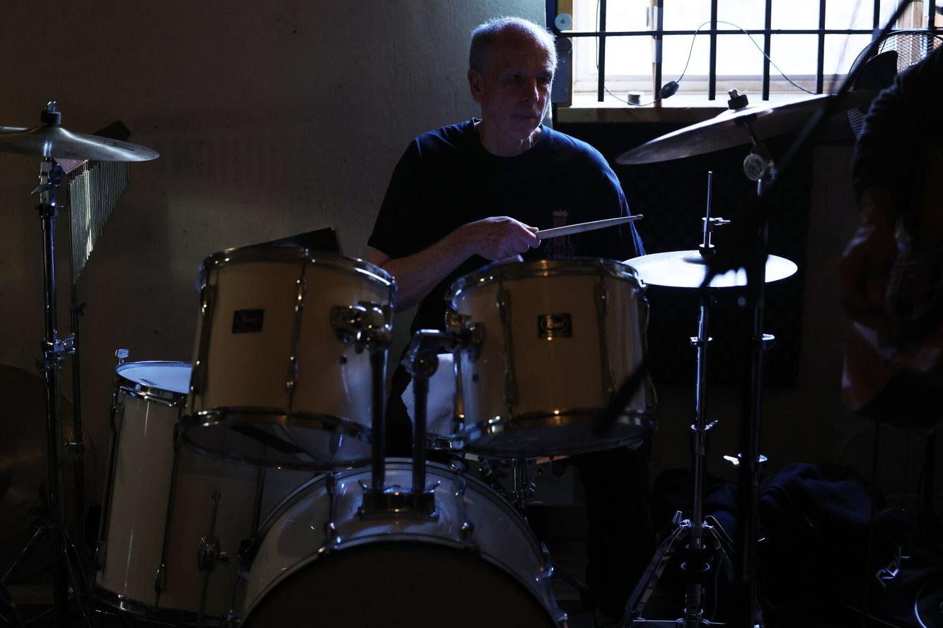 Gordon Lightfoot’s band is back onstage with new singer