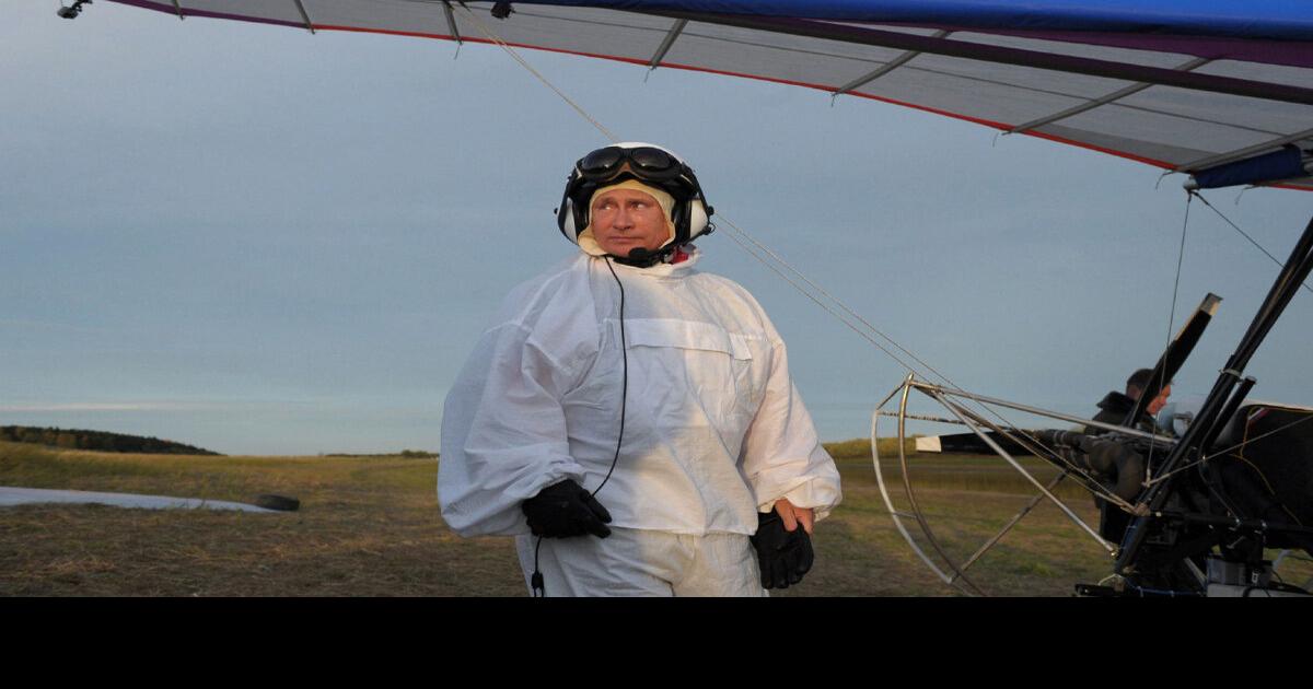 Russias Putin Dresses Like A Crane And Leads Young Birds In Flight In