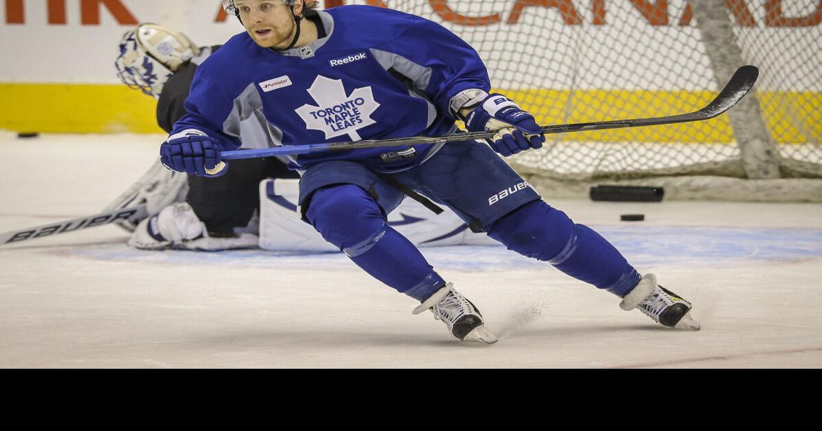 Maple Leafs: Leo Komarov mulls return to Russia: Report