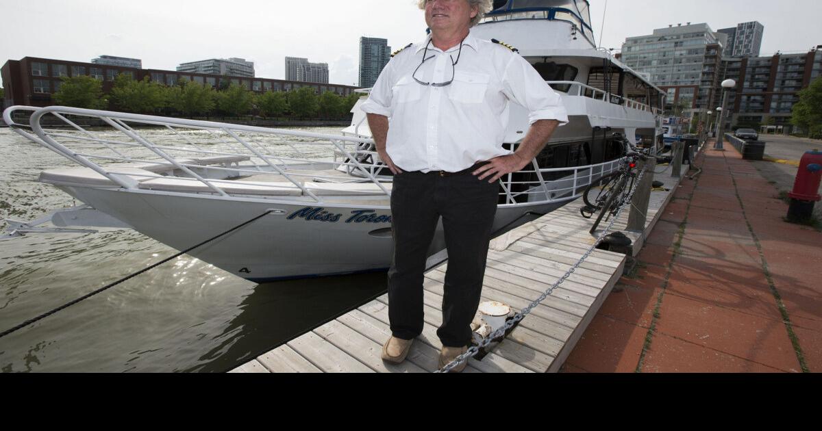 Private island ferry operators hit the shoals of city bureaucracy