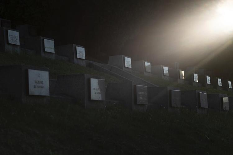 Statues topple as Europe purges communist monuments