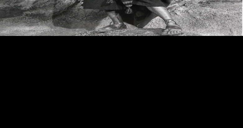 10 Commandments scroll on view