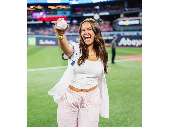 Shane Bieber’s wife Kara Maxine Bieber on World Series style