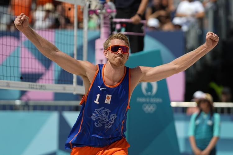 Americans Hughes and Cheng advance to quarterfinals in Paris Olympics ...