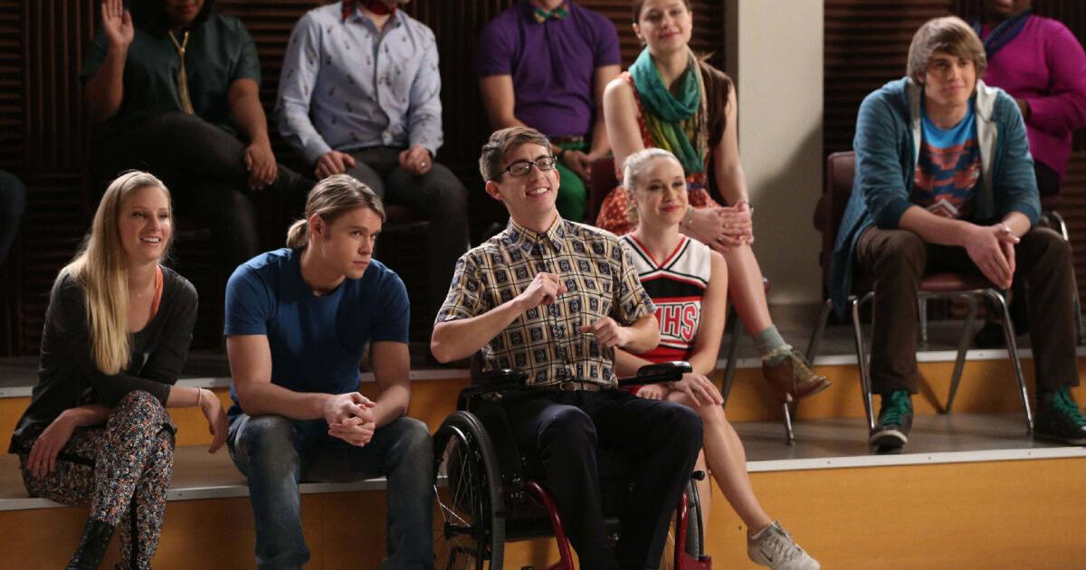 TV’s Glee ordered to change name by U.K. judge