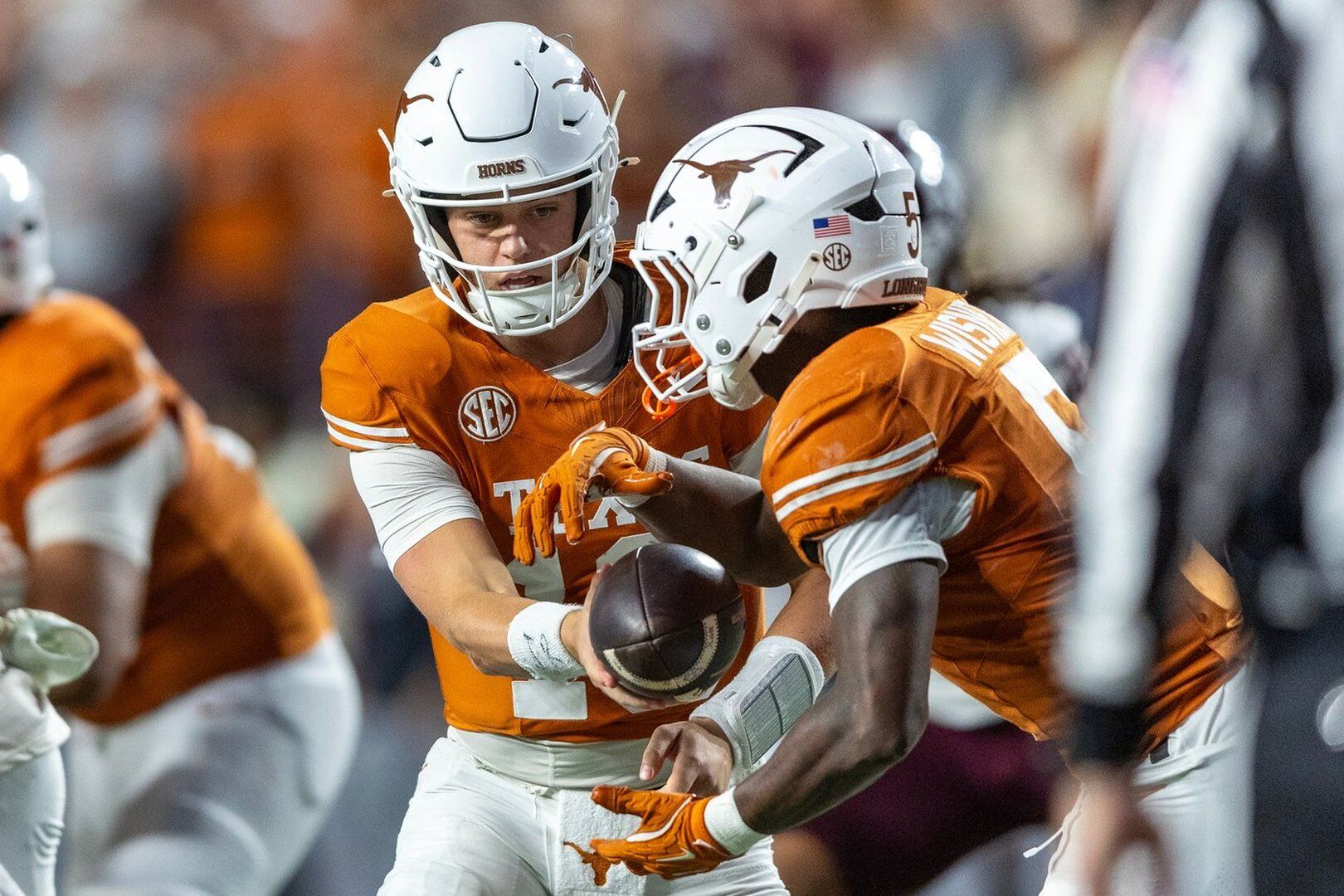NCAA football scores: Arch Manning leads No. 16 Texas to 27-17 win over ...