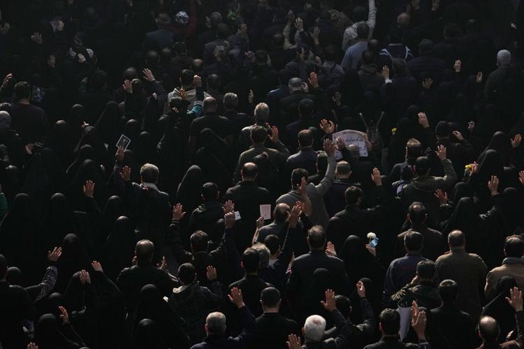 Photos show mourners in Tehran honoring the unknown soldiers killed in ...