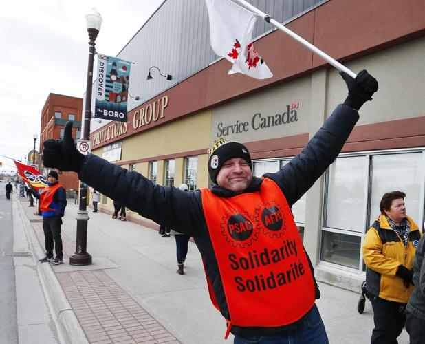 Service Canada workers go on strike in Peterborough