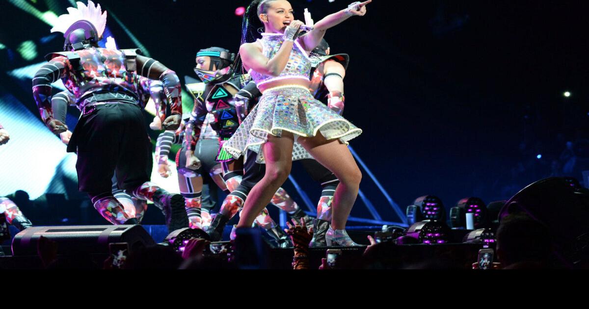 Katy Perry is pure spectacle at Toronto’s Air Canada Centre