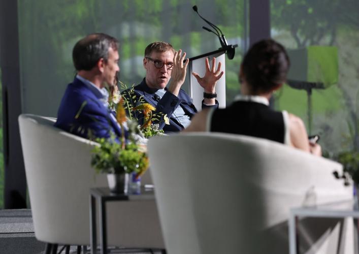 Experts discuss how AI will reshape the workplace