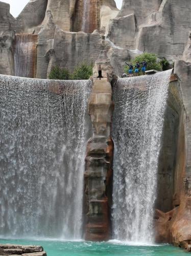 The Victoria Falls Divers make waves at Canada's Wonderland