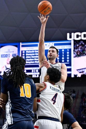 Solo Ball helps No. 5 UConn pull away in 2nd half in 83-59 win over ...