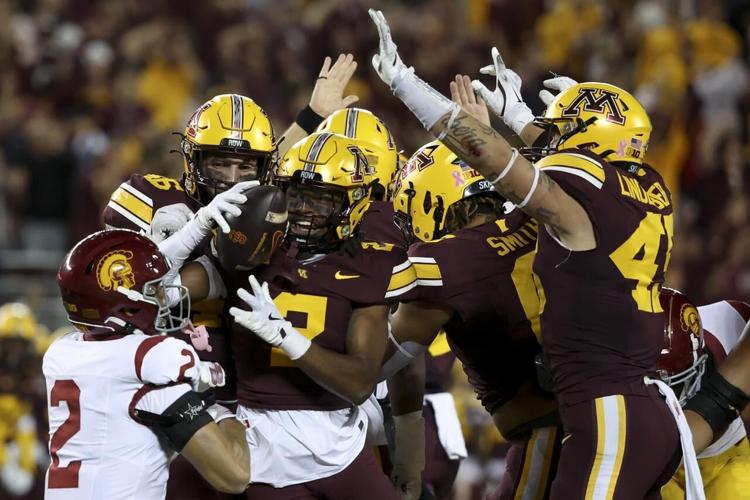 Minnesota upsets No. 11 USC 24-17 on Brosmer's 4th-and-goal sneak with ...