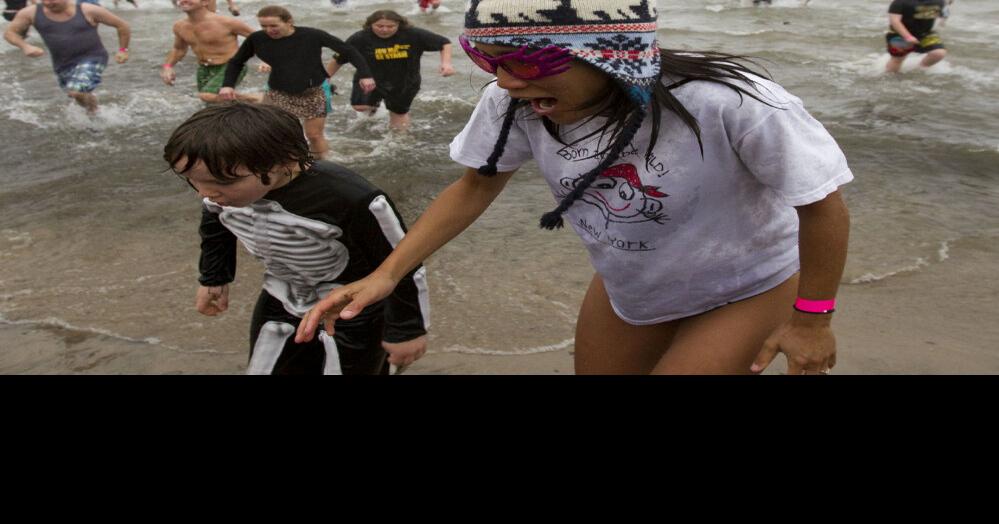 Hundreds Strip Down In Ontario For Polar Bear Dips