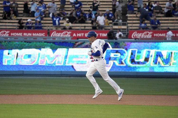 Dodgers hit 4 home runs, including go-ahead drive by Heyward, in 7-4 ...