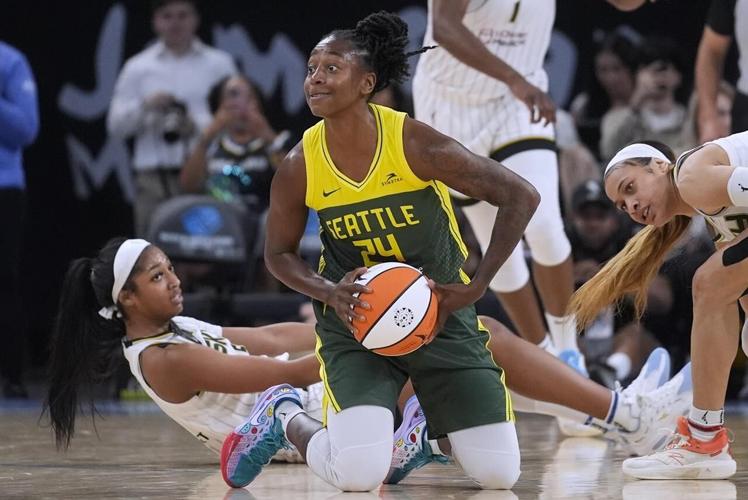 Seattle wins third straight game to move above .500 for the first time ...