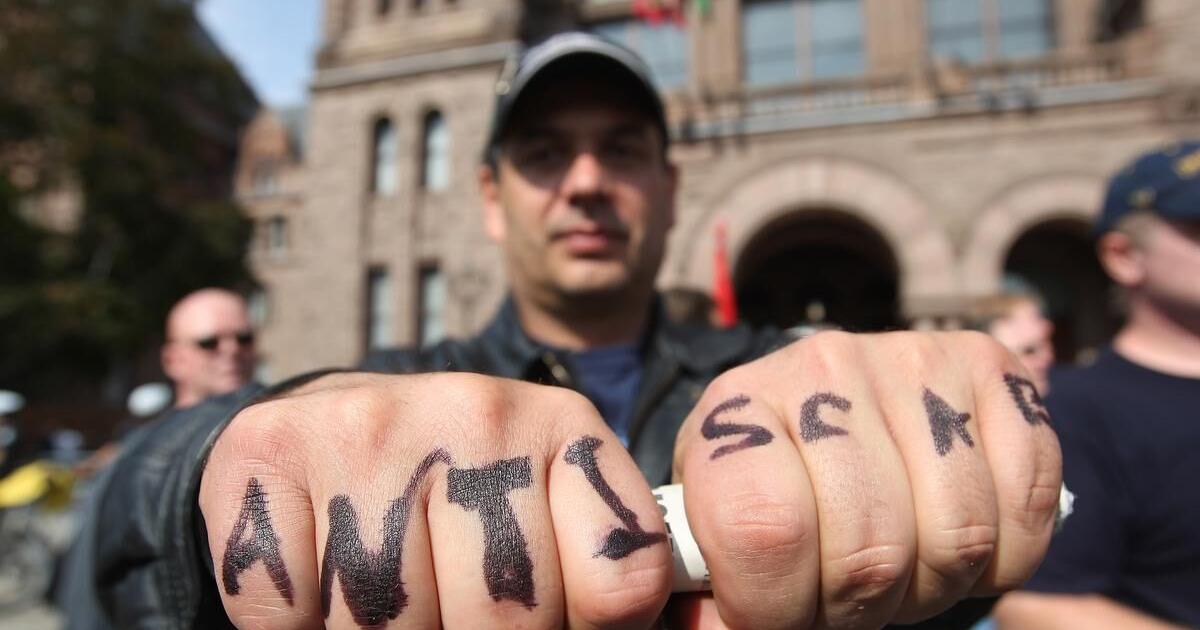 Anti-scab legislation restores balance of power during labour disputes