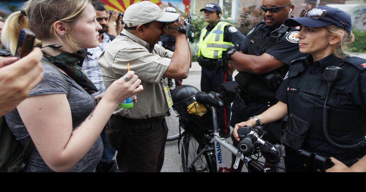 Woman who blew bubbles at Officer Bubbles sues police