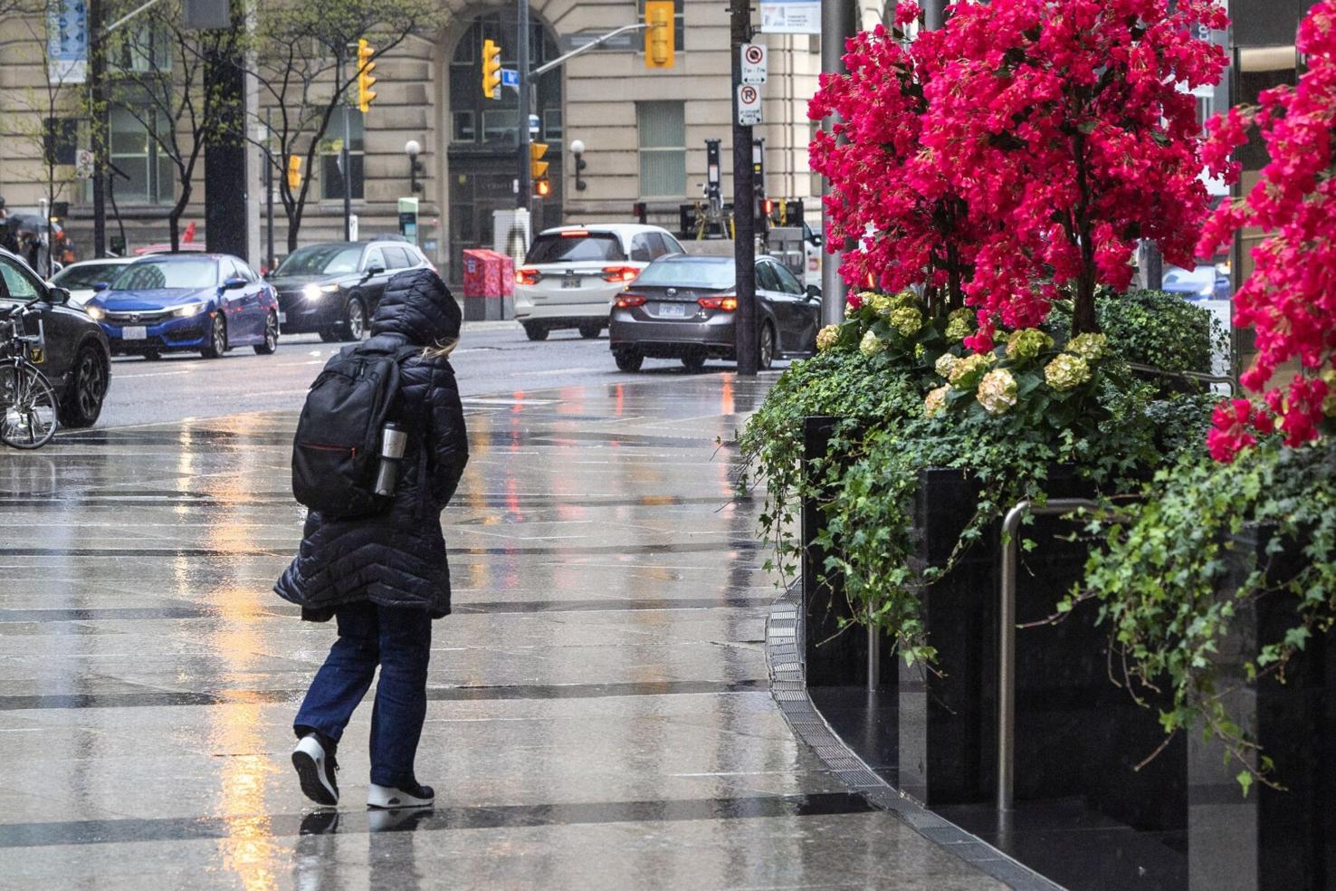 Toronto rainfall warning downgraded, drizzle to continue