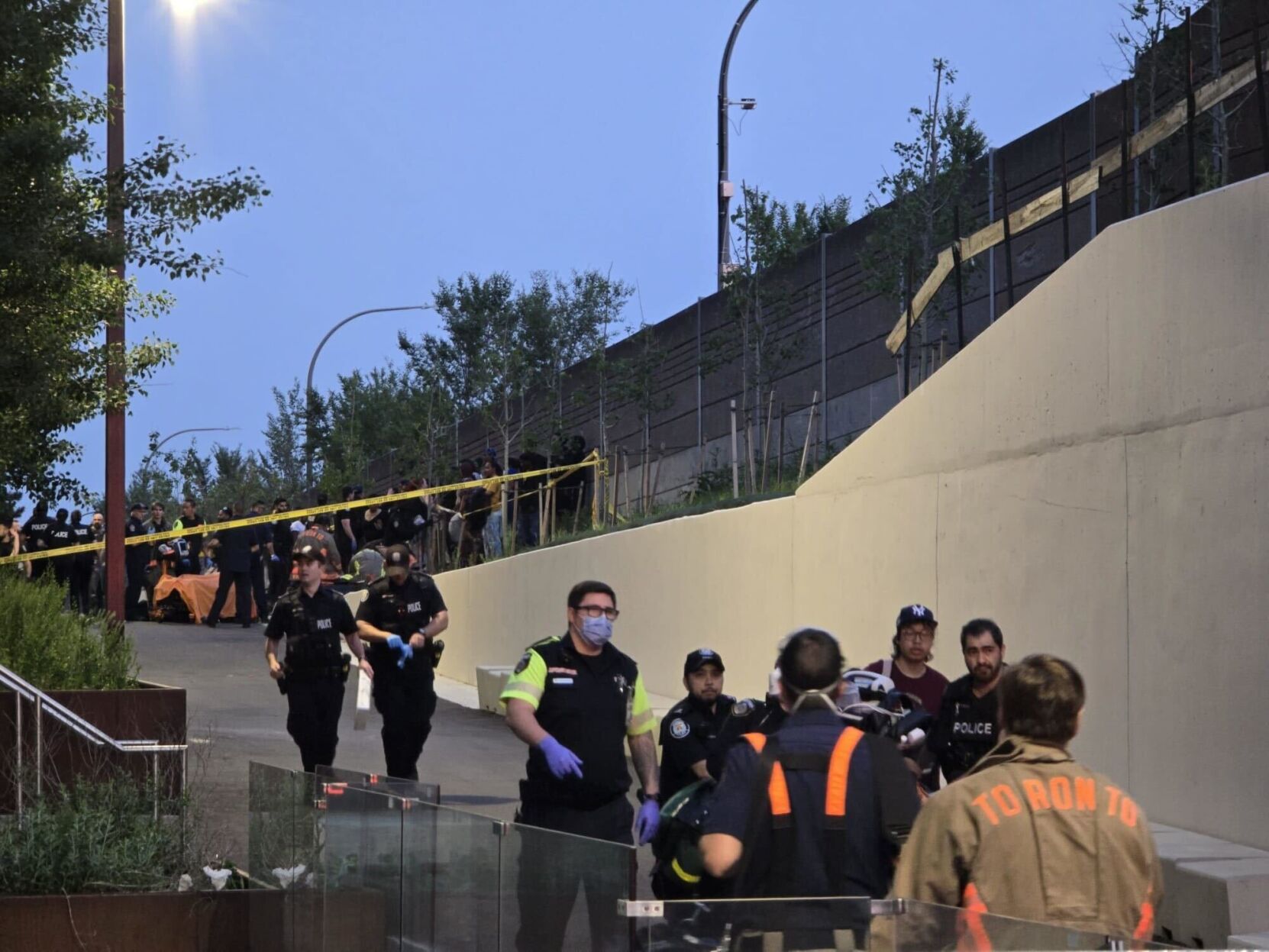 One dead, 5 hurt in North York shooting, police say