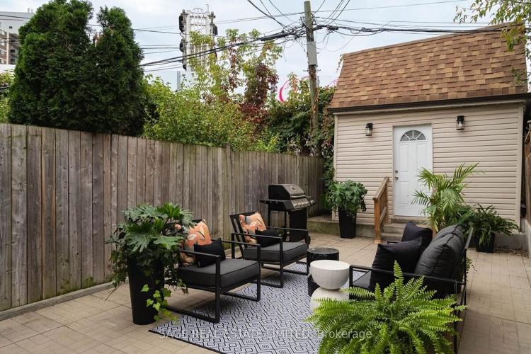 Semi-detached Toronto home sells $300K below average