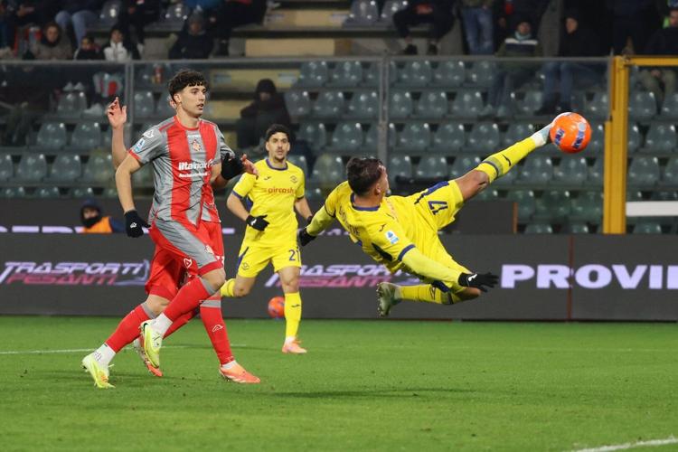Nico Paz scores twice despite missed penalty as Como cruises past Lazio ...