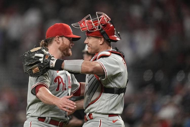 Kimbrel 8th pitcher in MLB history to earn 400 saves, Phillies beat ...