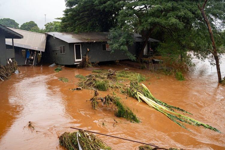 Hawaii’s worst flooding in 20 years threatens dam, prompts evacuations ...