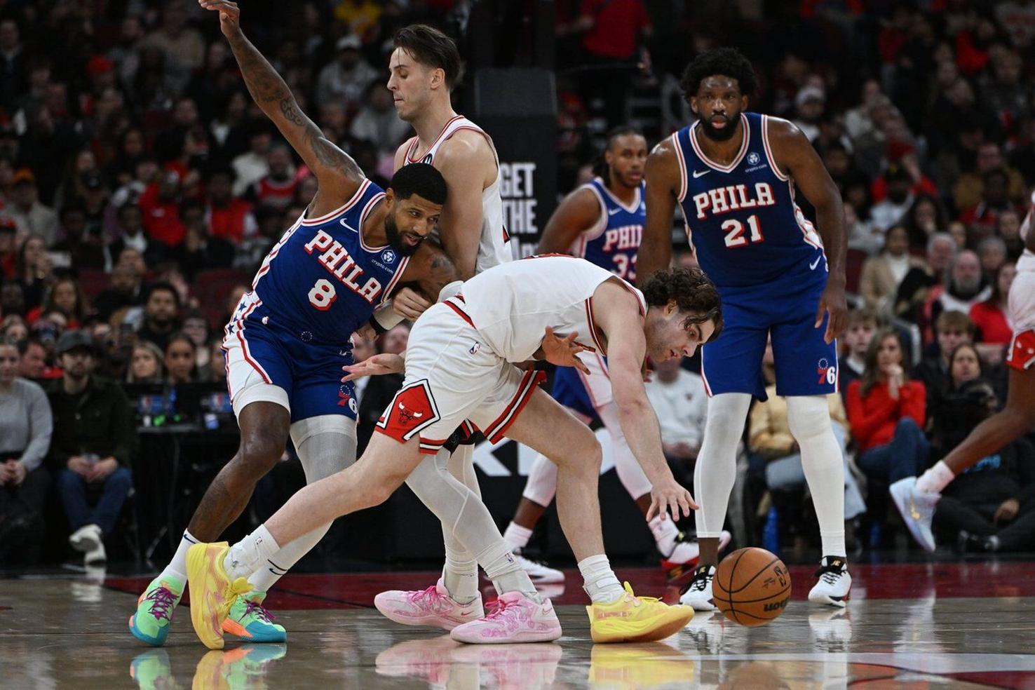 Smith ignites decisive run with thunderous dunk on Embiid as Bulls beat ...