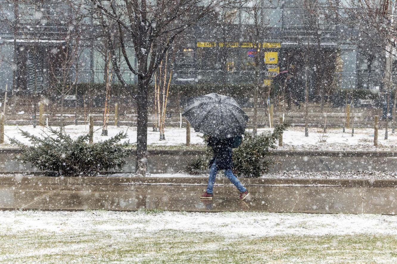 Toronto storm: ‘Thundersnow’ strikes city; heavy rain later