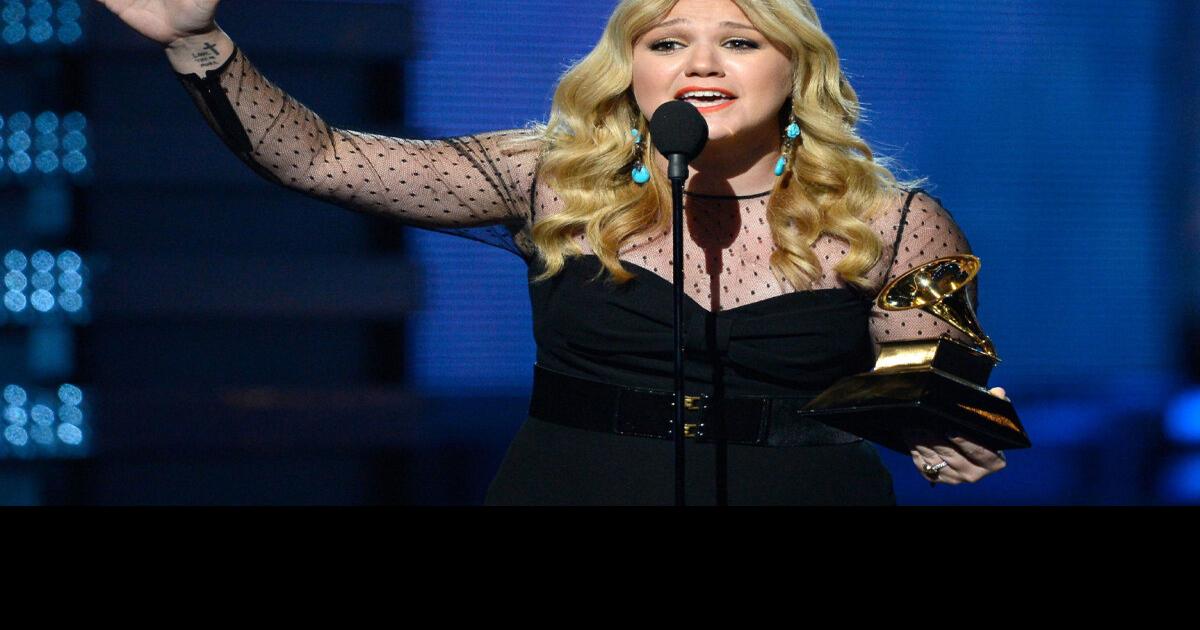 Kelly Clarkson angry over Clive Davis’ description of her in autobiography